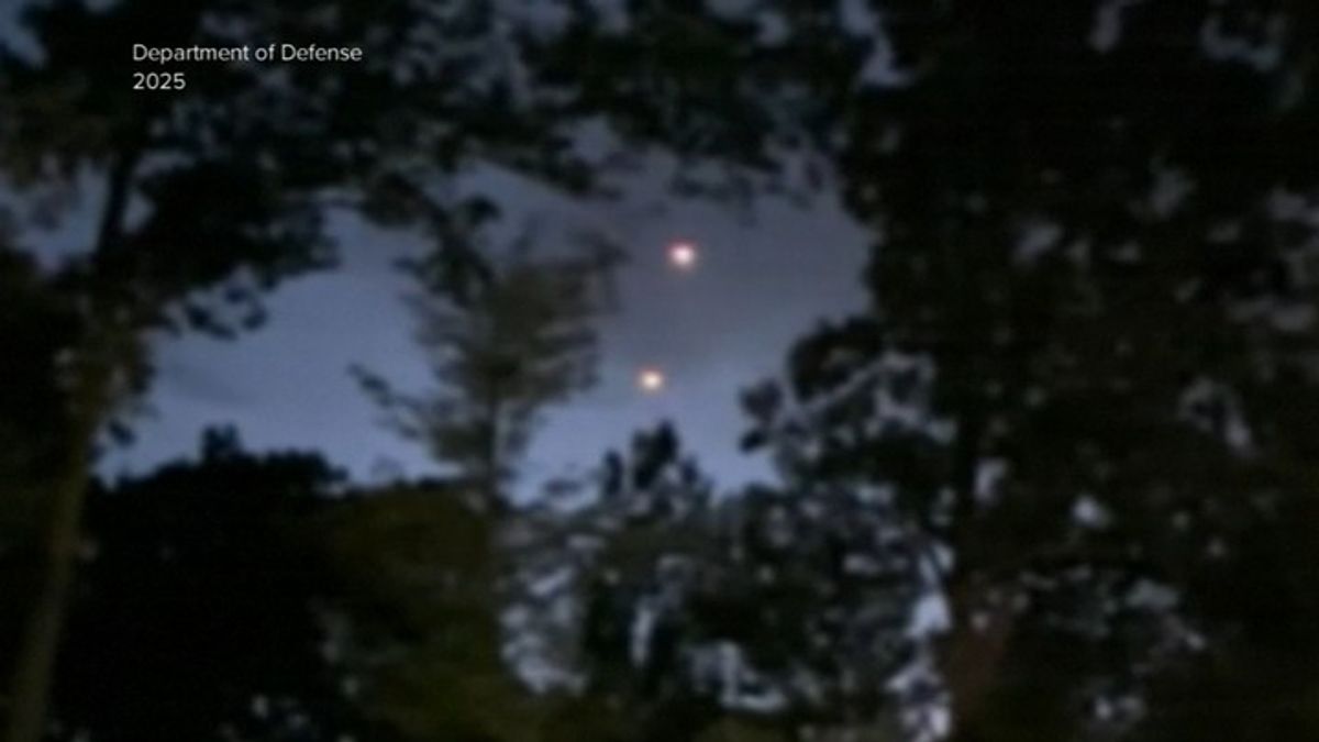 New UFO files describe spinning discs, glowing orbs and one object ...