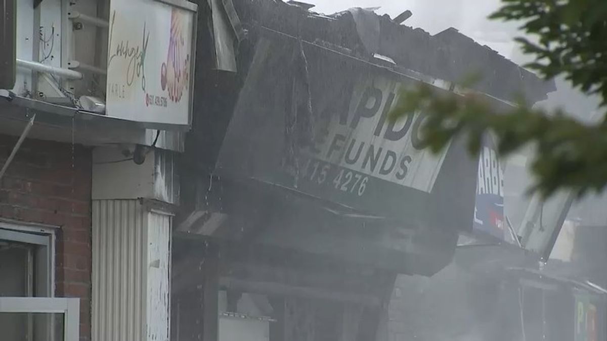 Fire destroys strip mall on Long Island | Haystack News