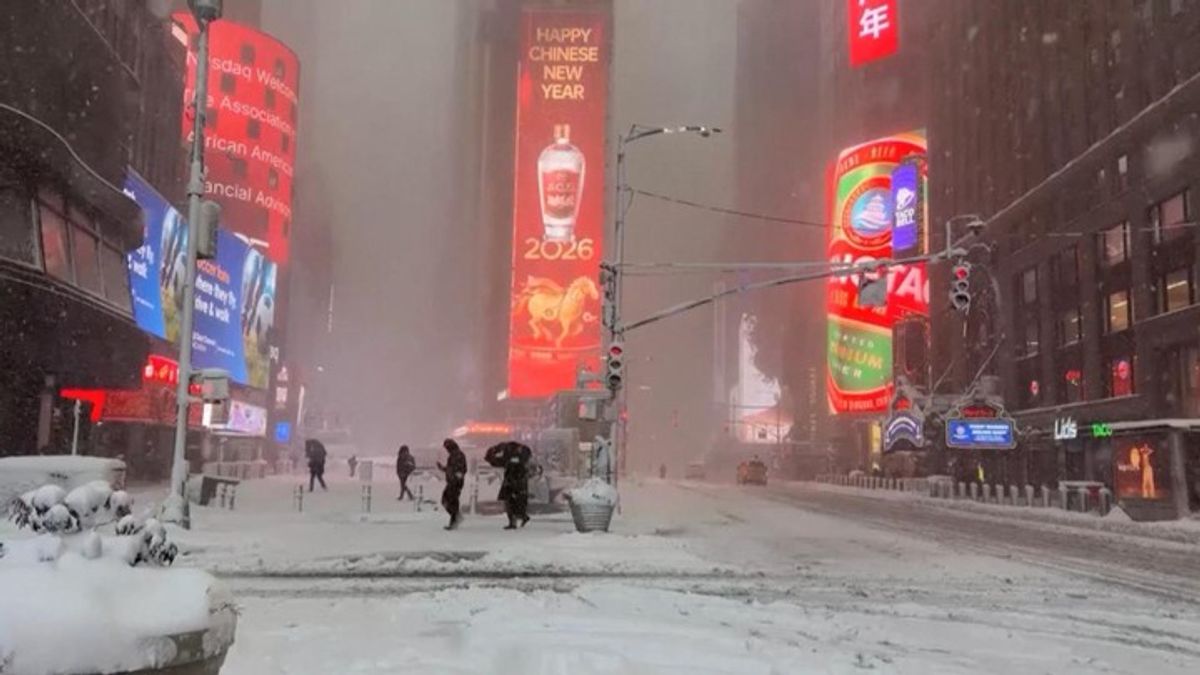 Historic bomb cyclone blizzard blasts Northeast, causing widespread ...
