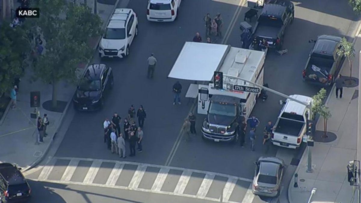 California bank standoff ends: Hostages safely rescued, suspect dead in ...