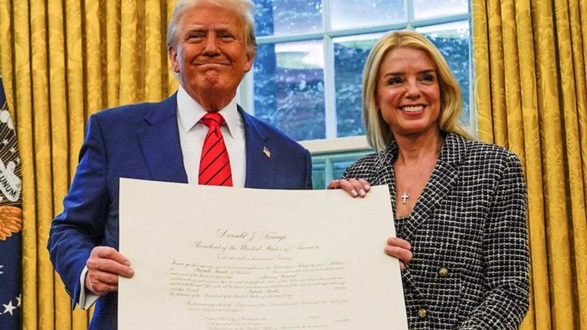Trump removes Pam Bondi : Todd Blanche to step in as US attorney ...