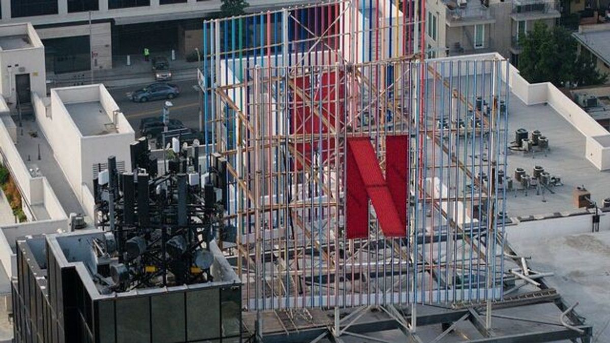 Netflix Drops Discovery Bid, Clearing Way for Paramount | Haystack News