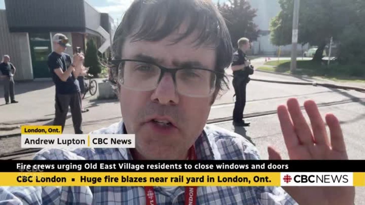 Watch fire crews fight massive blaze near rail yard in London, Ont ...