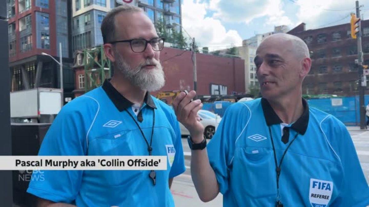 'Traffic referees' give red cards to bad Toronto drivers | The Moment ...