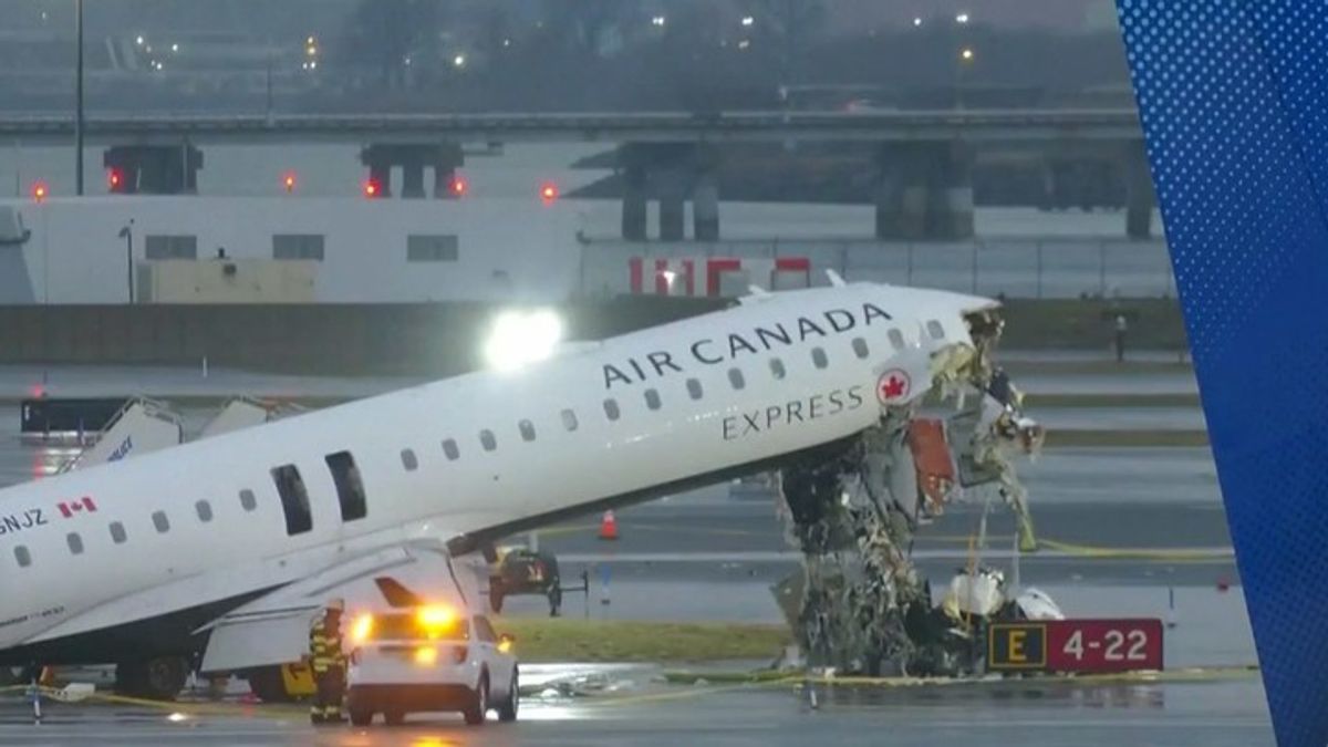 LaGuardia Airport reopens after Deadly Air Canada collision; pilots ...