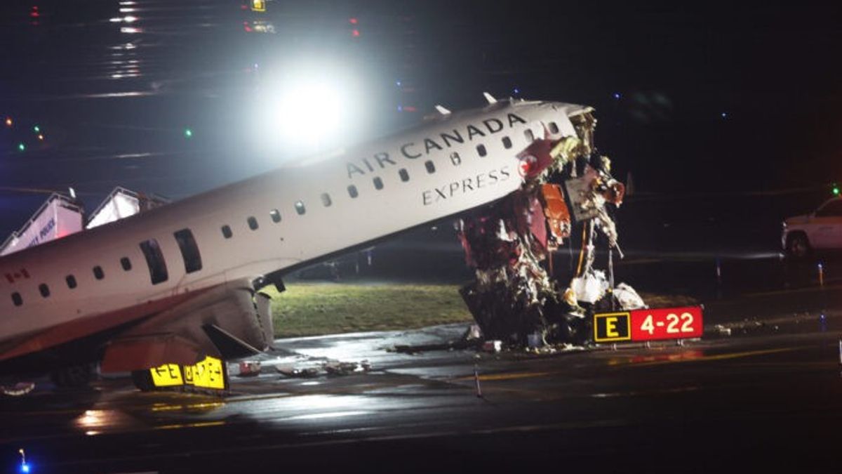 More details emerge in tragic Air Canada plane crash at LaGuardia ...