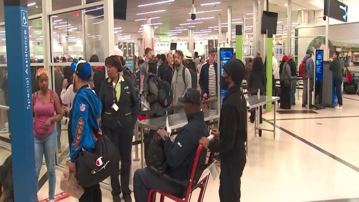 TSA agents quitting, calling out as airports hit with record wait times ...