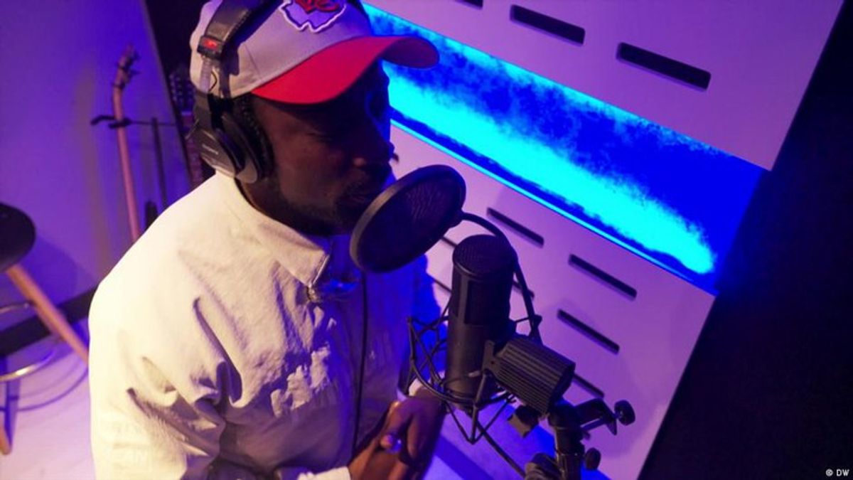 A rapper who blends Greek and Ghanaian culture | Haystack News