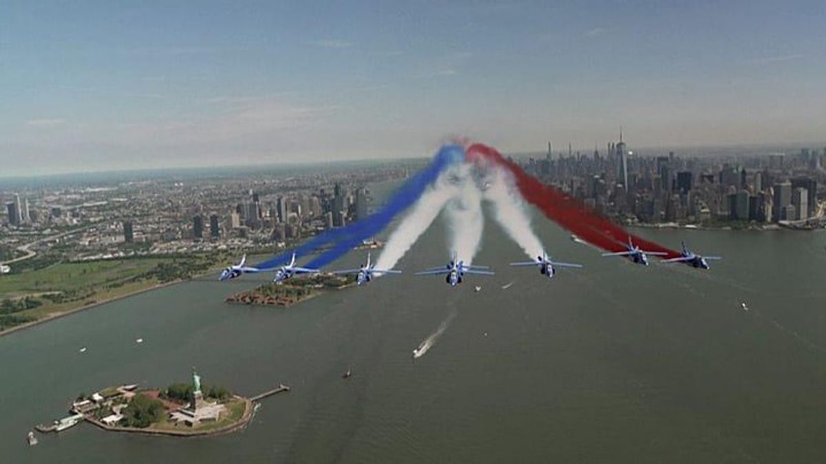 USA: French Air Force display marks 250 years of American independence ...