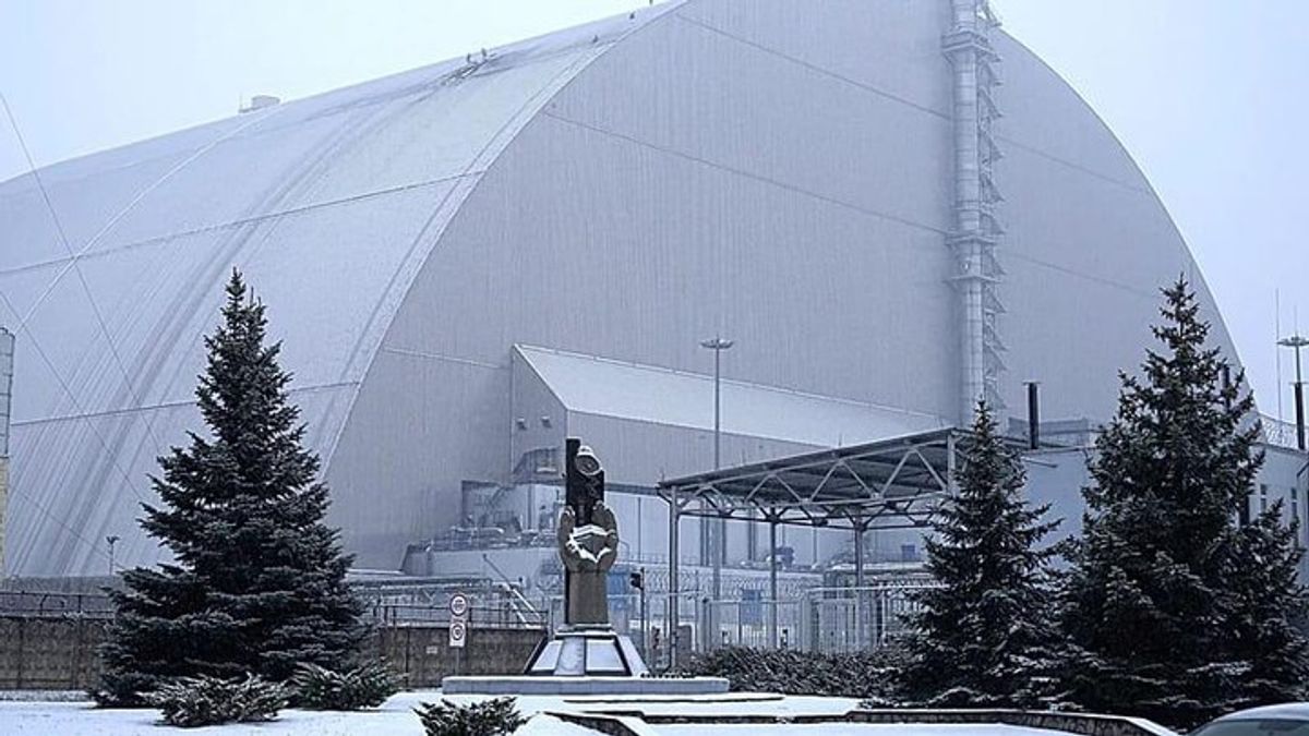 Chernobyl could face 'catastrophic' collapse as repairs stall following ...