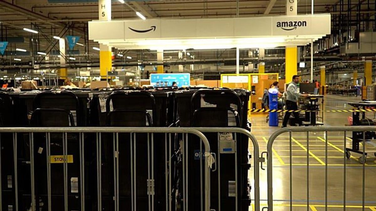 Inside Amazon’s busiest European warehouse, where robots, lasers and ...