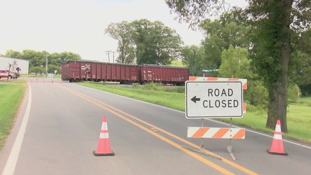 Crews work to fix train derailment in McGehee | Haystack News