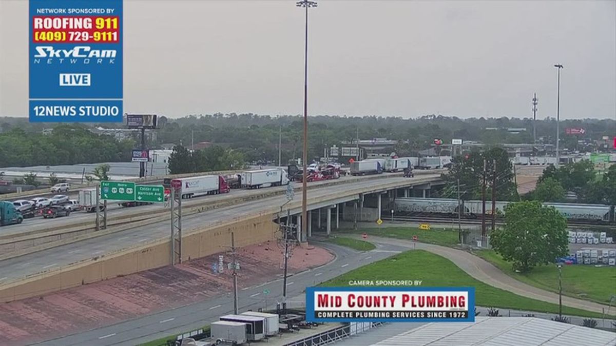 Traffic on I-10 at a standstill after 18-wheeler crash | Haystack News