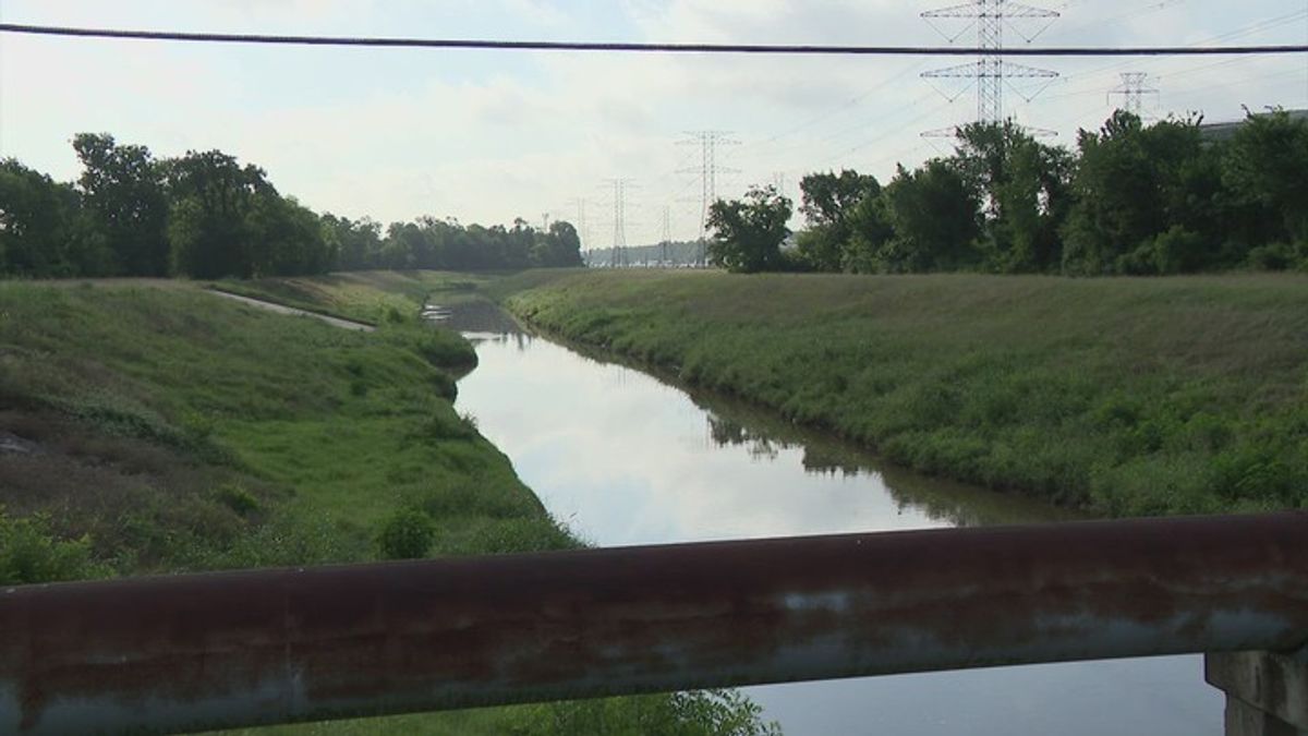 Greens Bayou flood control project moves forward in Harris County ...