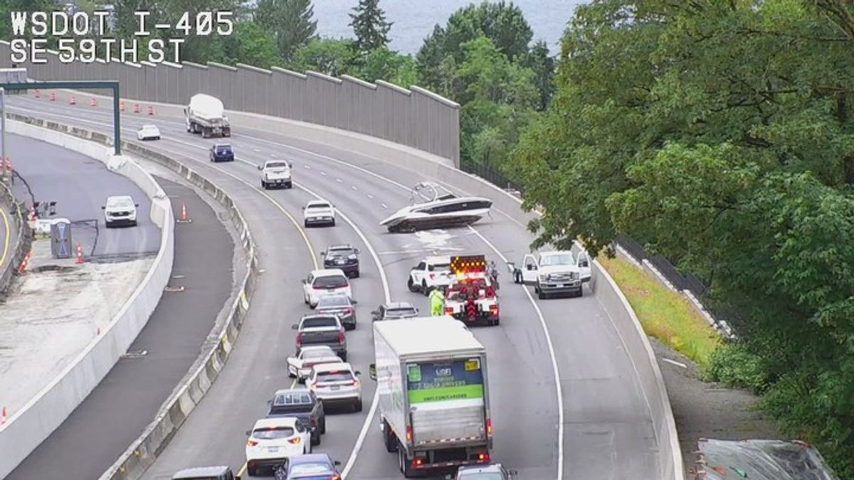 BREAKING: Boat blocking I-405 in Bellevue | Haystack News