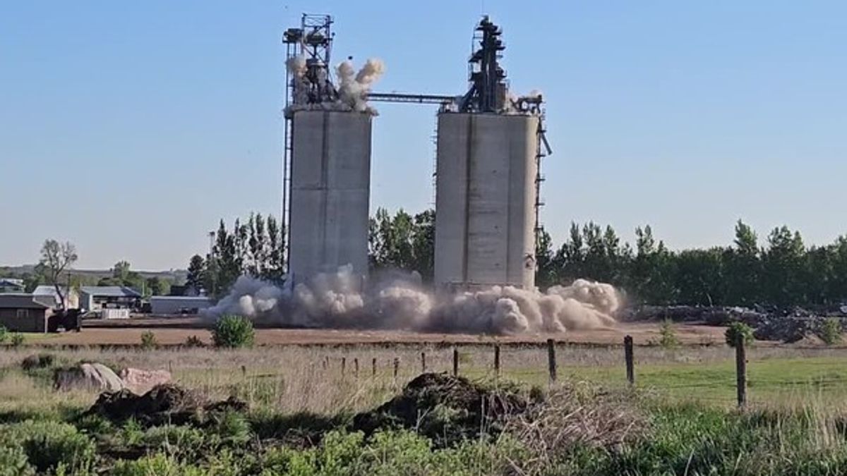 Jasper, MN attempted elevator demolition leaves one structure still ...