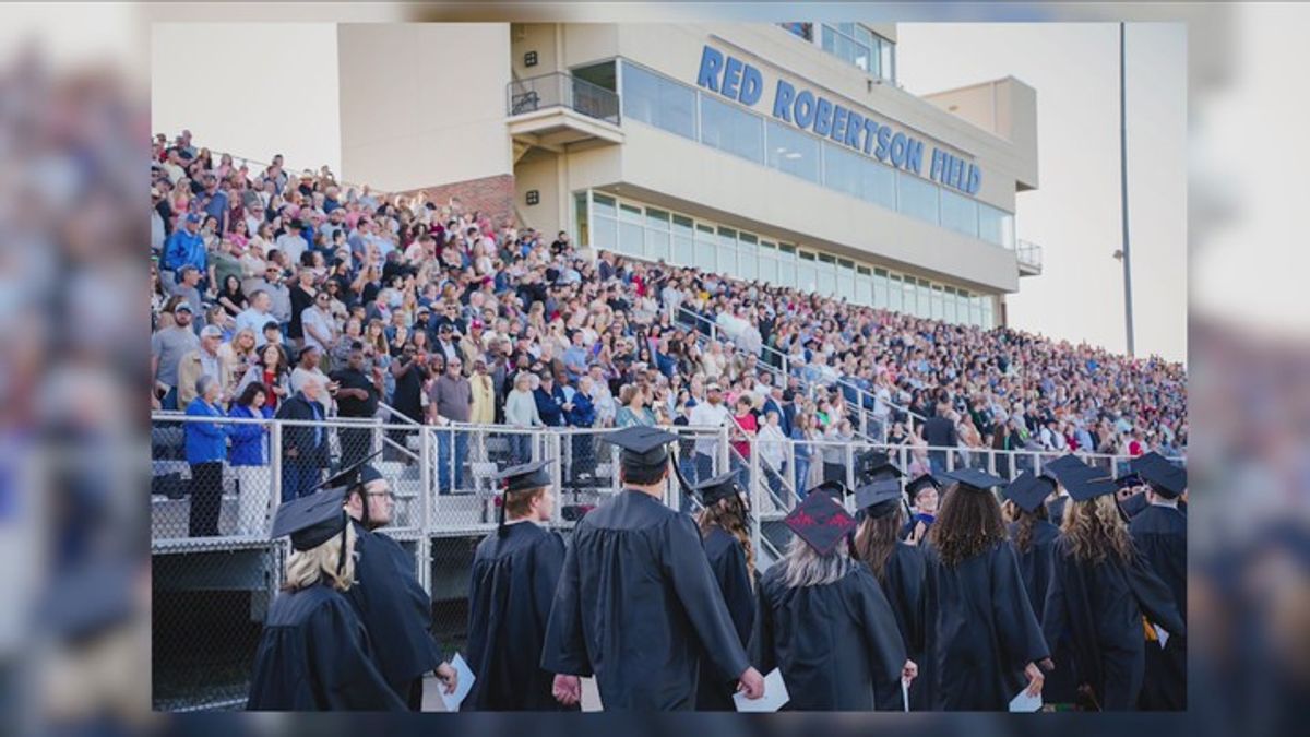 NEO graduates include many first generation college grads | Haystack News