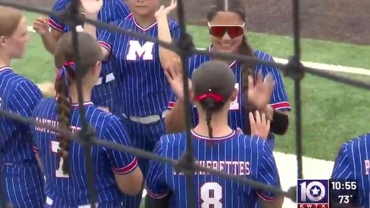 Midway softball advances to another Texas state title game after ...