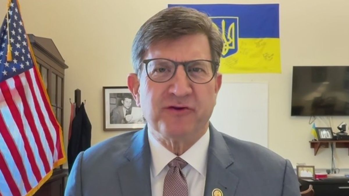 Child care funding freeze targets working families: Illinois lawmaker ...