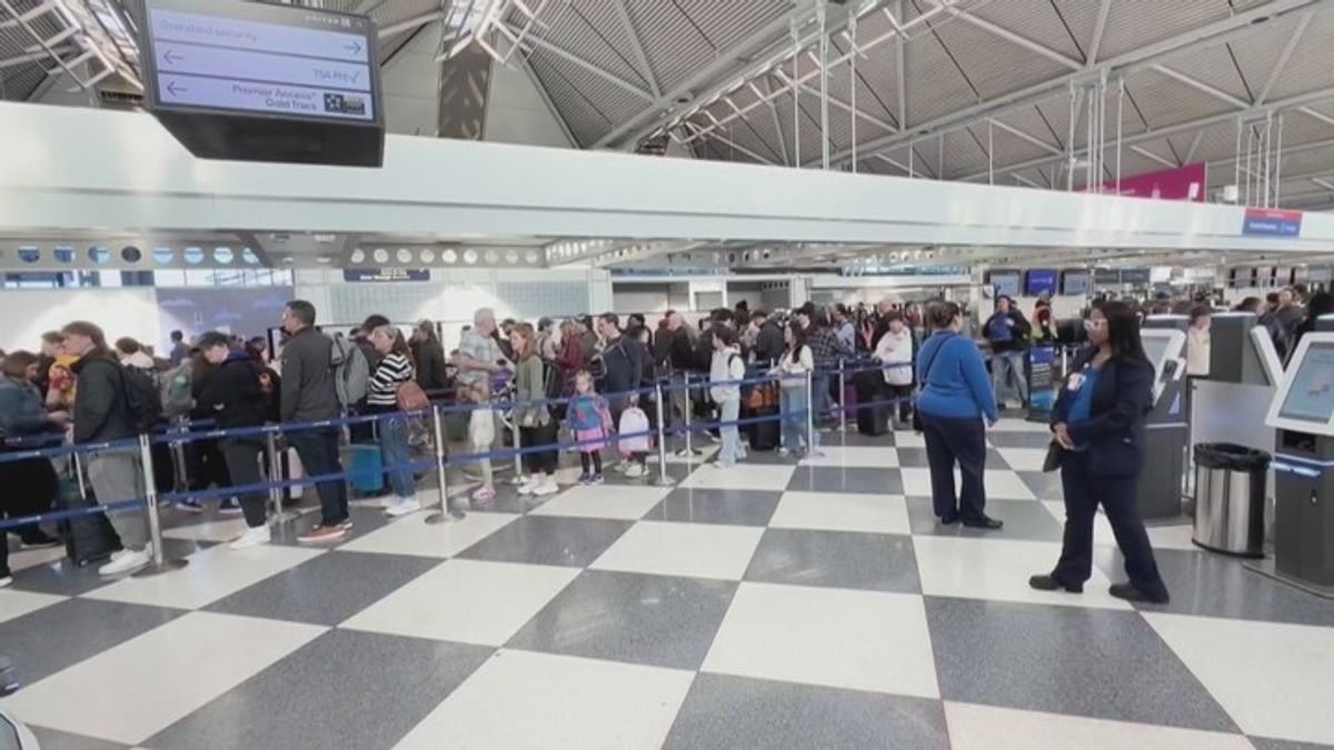 Airports still slammed by TSA shortage amid stopgap to pay DHS ...