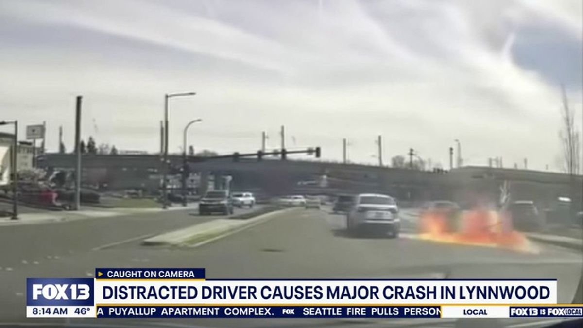 Distracted driver causes major crash in Lynnwood, WA | Haystack News