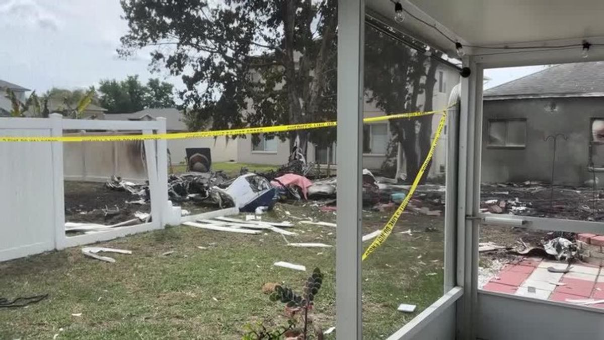 Small plane crashes in a Florida neighborhood | Haystack News