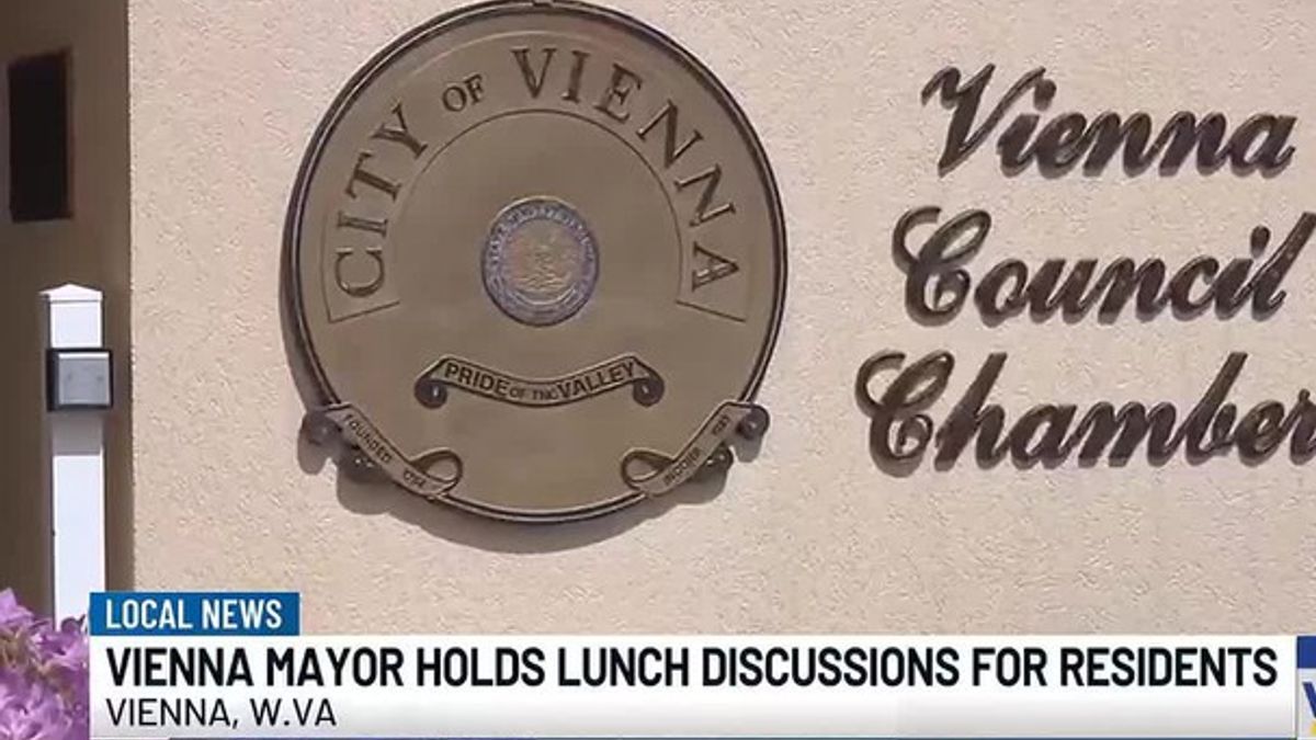 Vienna mayor launches monthly “brown bag” lunches to boost access ...