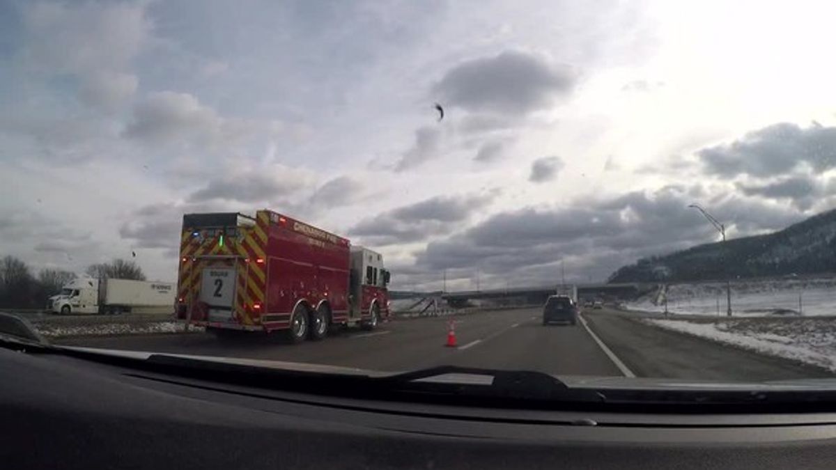 Rollover crash and cargo spill close lanes of Interstate 81 southbound ...