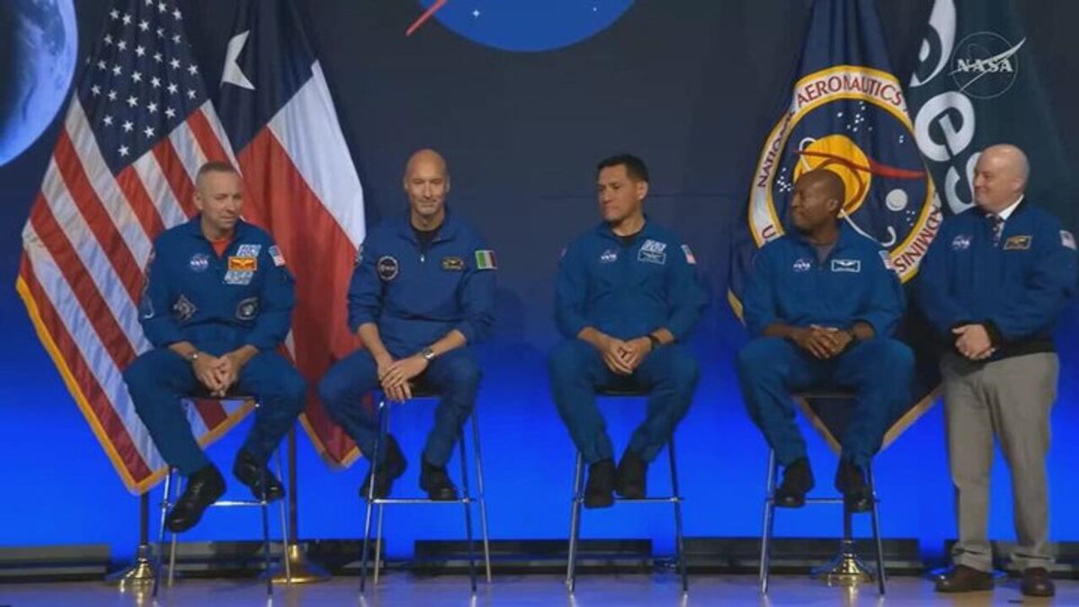 NASA names Artemis III crew as Moon mission preparations ramp up on ...