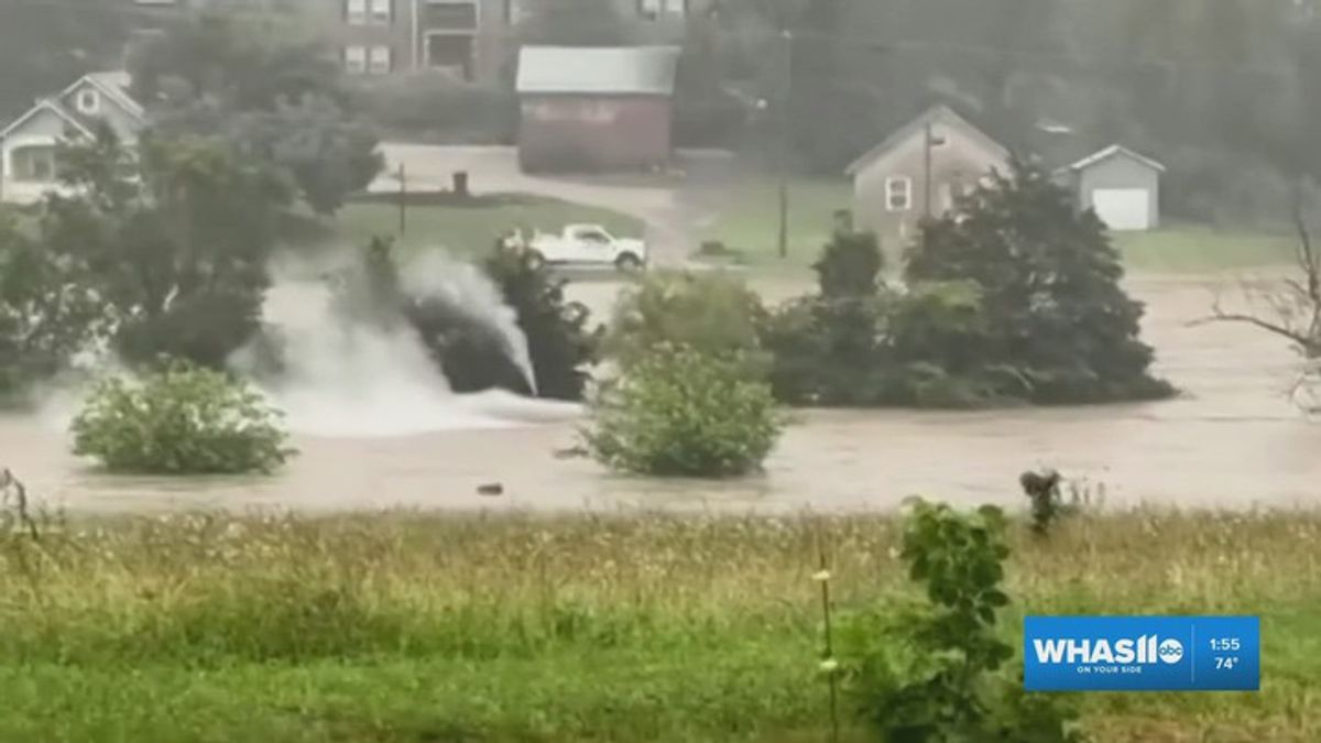 Leaking propane tank seen in floodwaters | Lanesville Flooding ...