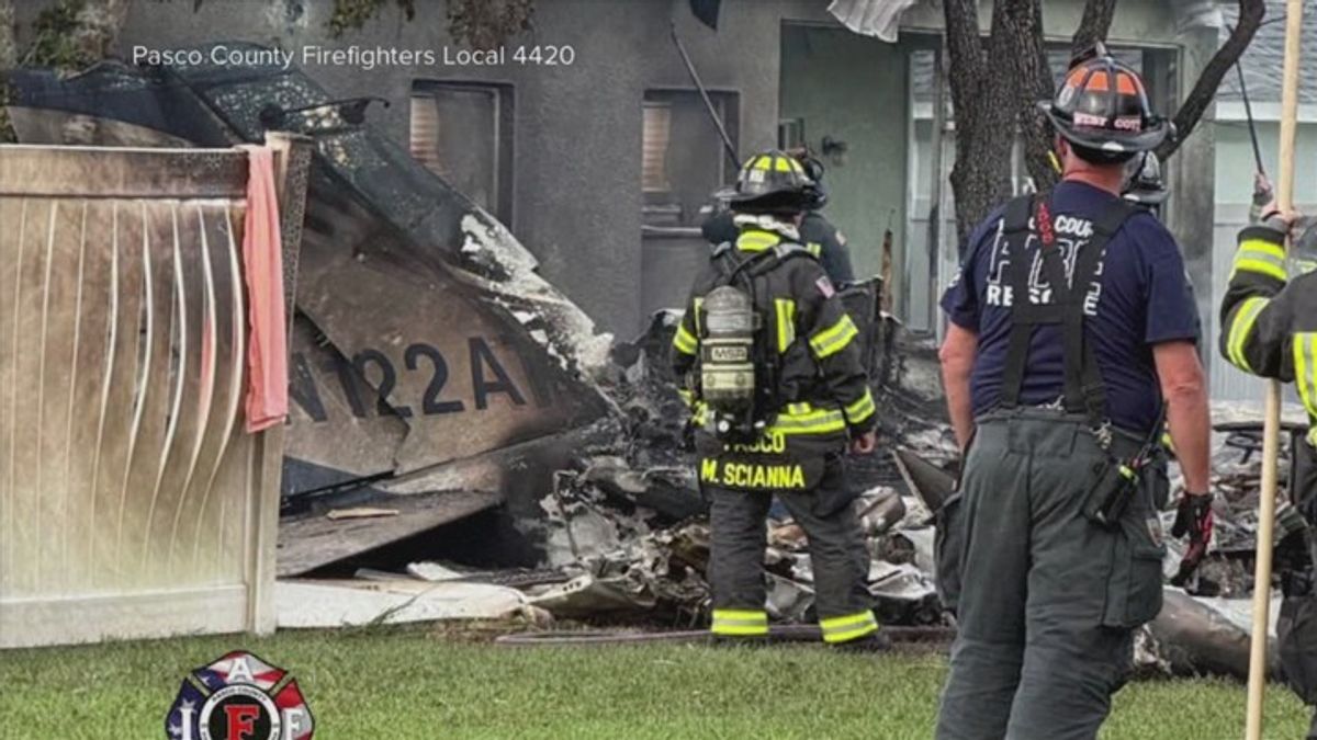 Plane crashes into a home near Tampa, FL killing one person | Haystack News