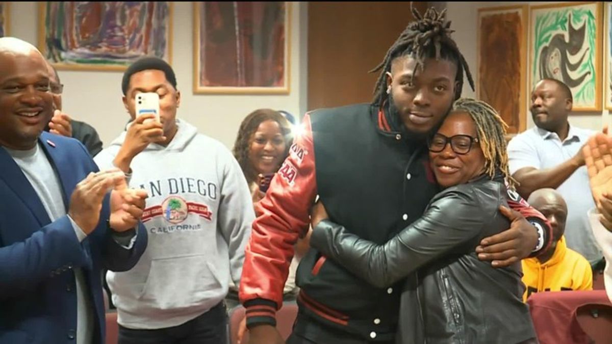 Virginia Union's Curtis Allen makes history as Harlon Hill Award winner ...