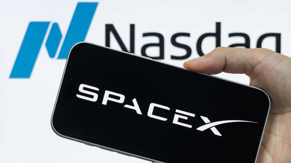 SpaceX ETFs are coming in hot. What should investors expect post-IPO ...