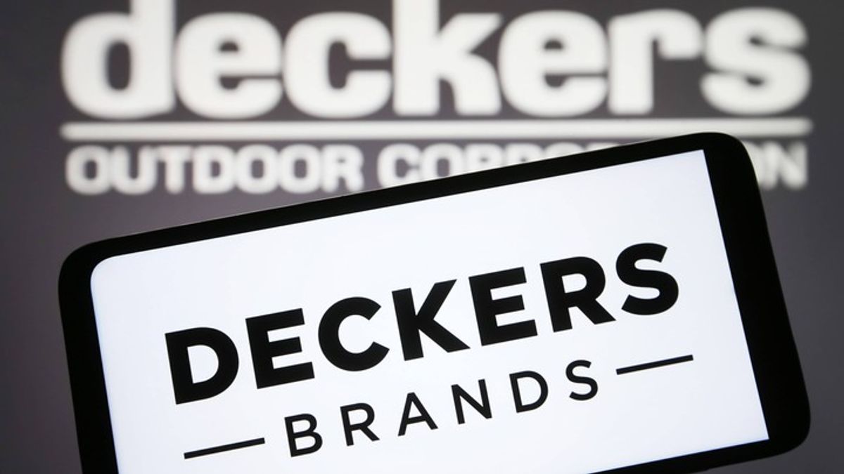 Trump's Venezuelan oil deal in focus, Deckers Outdoor downgraded ...