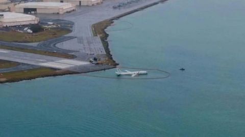 Navy plane goes into bay after overshooting runway in Hawaii | Haystack ...