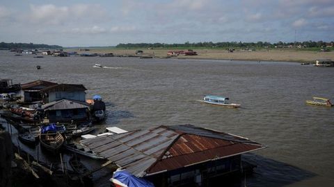 Colombia drought: Plummeting Amazon River levels impacting communities ...
