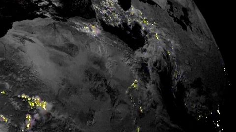 Lightning Can Actually Spread Across Continents! | Haystack News