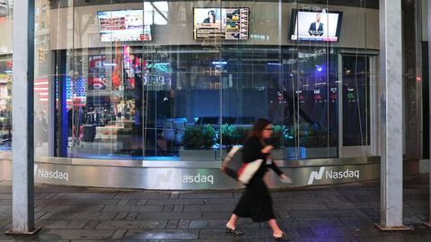 Investors Waiting for Tech Stocks to Hit Bottom | Haystack News