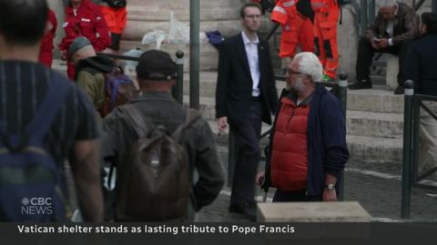 Rome’s homeless honour Pope Francis at the shelter he founded ...