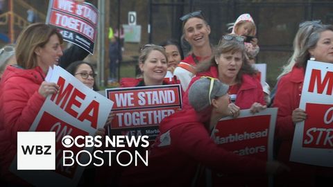 Football resumes in Marblehead during the teacher strike on the North ...