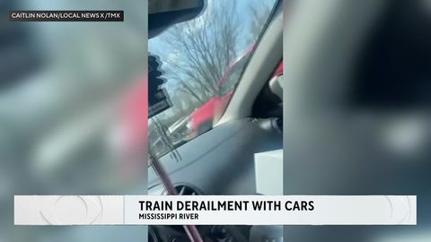 Train reportedly derails near Iowa-Wisconsin border | Haystack News