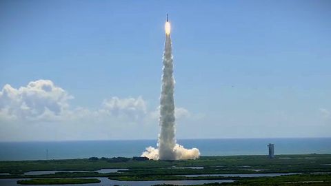 Boeing Starliner vs. SpaceX Crew Dragon: Competing for NASA's Billions ...