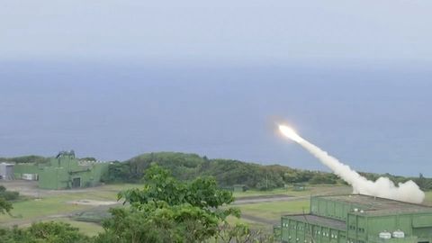 Taiwan test-fired a new, US-supplied rocket system for the first time ...