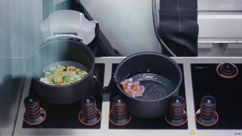 High-tech cooking – a robot chef | Haystack News