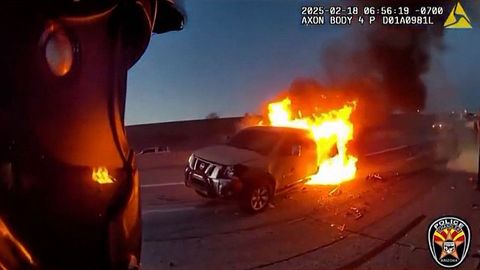 Off-Duty firefighter and police officer rescue woman from burning car ...