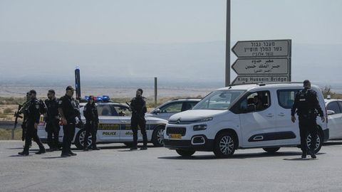 Four killed in shootout at crossing between West Bank and Jordan ...