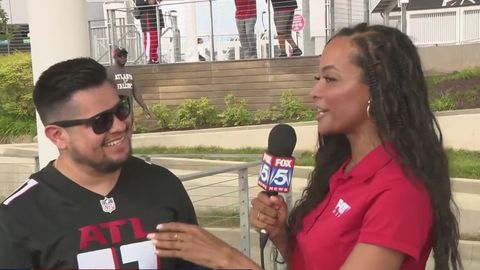 Falcons DJ gets fans to RISE UP! at tailgate | Haystack News