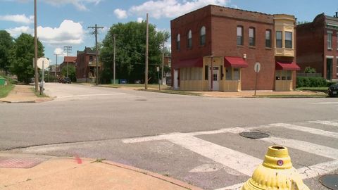 'It was like a cowboy shootout': 3 injured in Fox Park shooting after ...