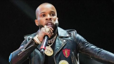 Rapper Tory Lanez rushed to hospital after prison yard stabbing ...