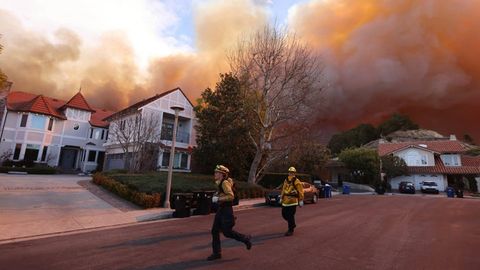 Massive wildfire burning in Palisades area of Los Angeles | Haystack News